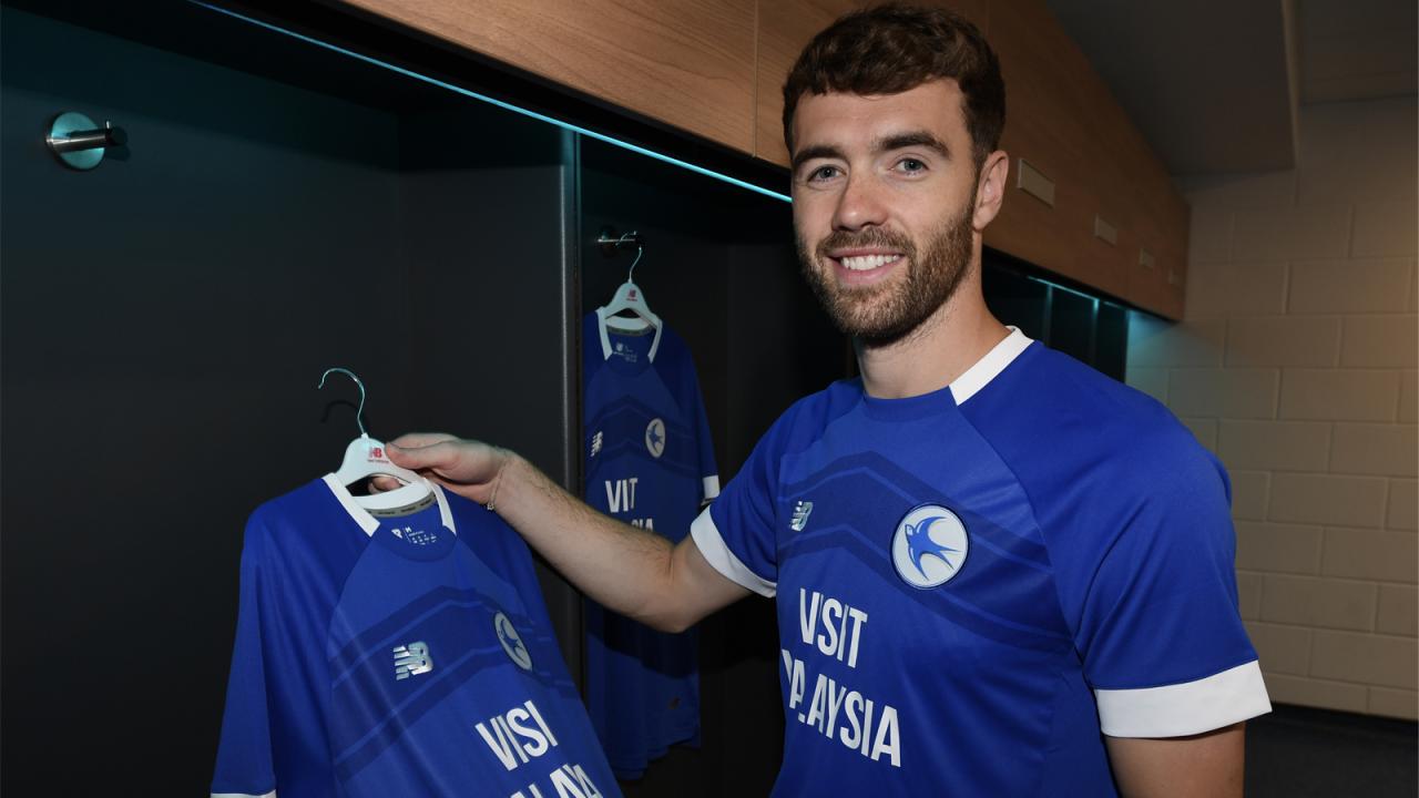 Calum Chambers signs for Cardiff City | Cardiff