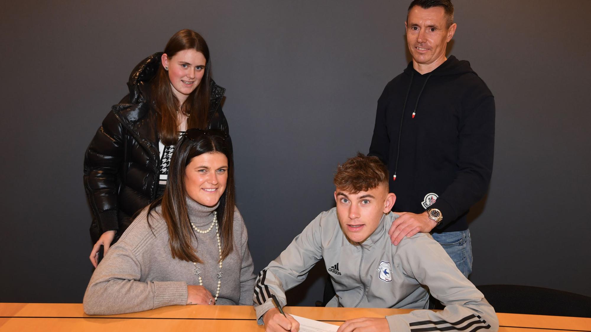 Academy | Caleb Hughes signs first professional contract | Cardiff