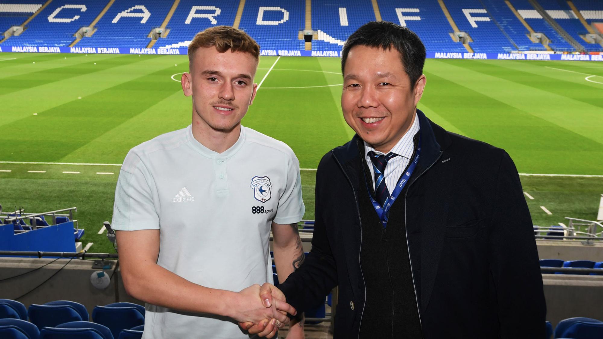 Isaak Davies signs new City contract | Cardiff