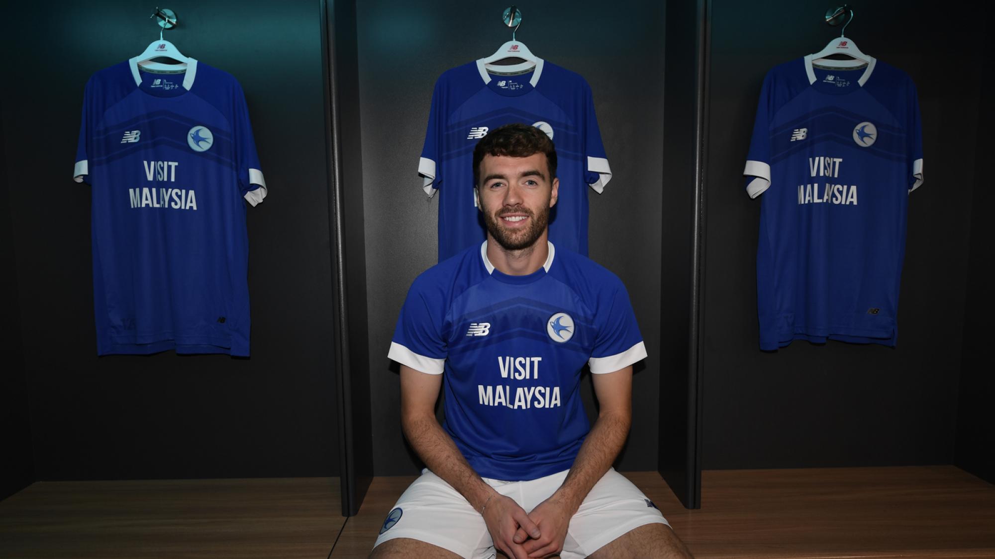 Calum Chambers signs for Cardiff City | Cardiff